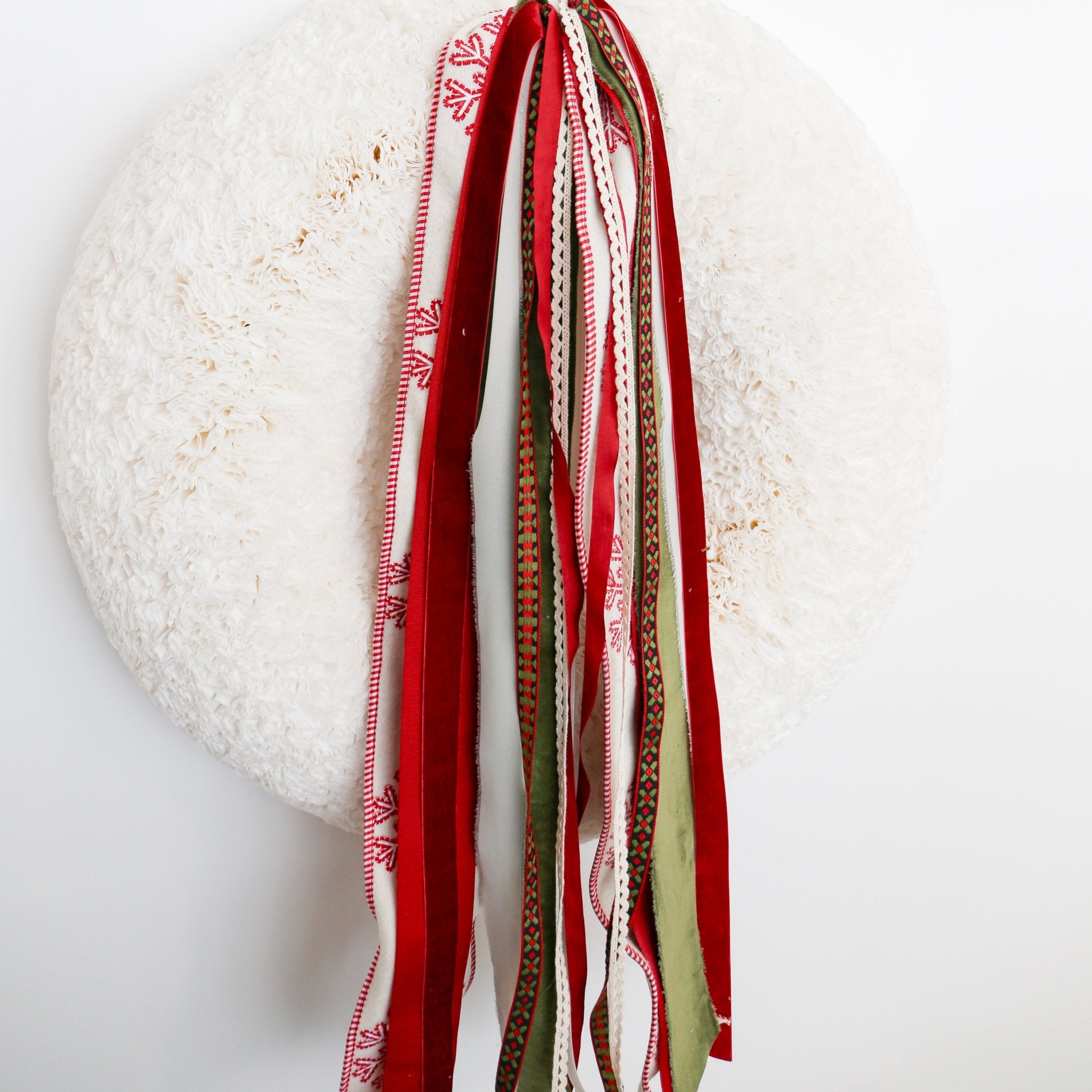 Snowflake Pine RIBBON SET™ (without Bow) – Knot and Spool